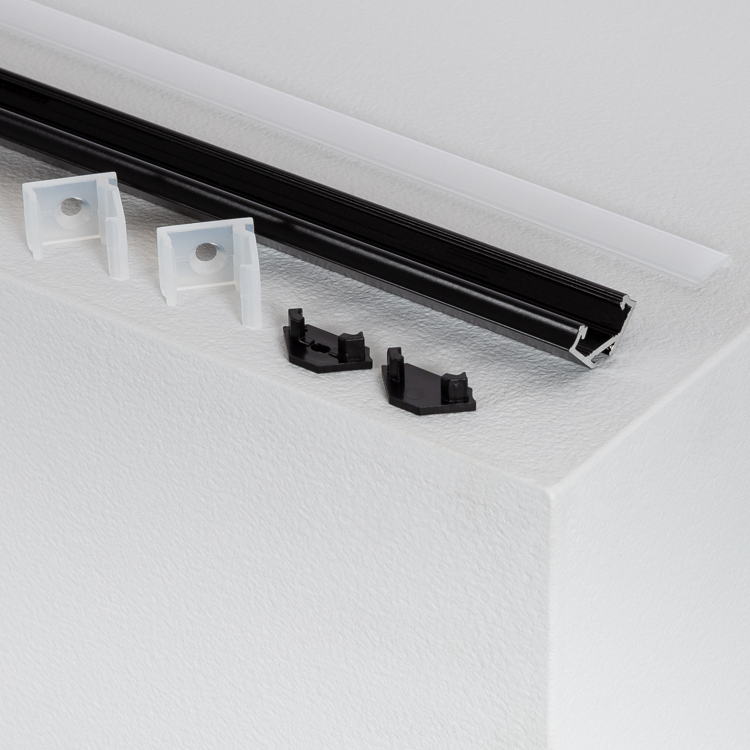 Hoekprofiel Zwart Aluminium 2m voor LED Strip tot 12 mm - Ledkia